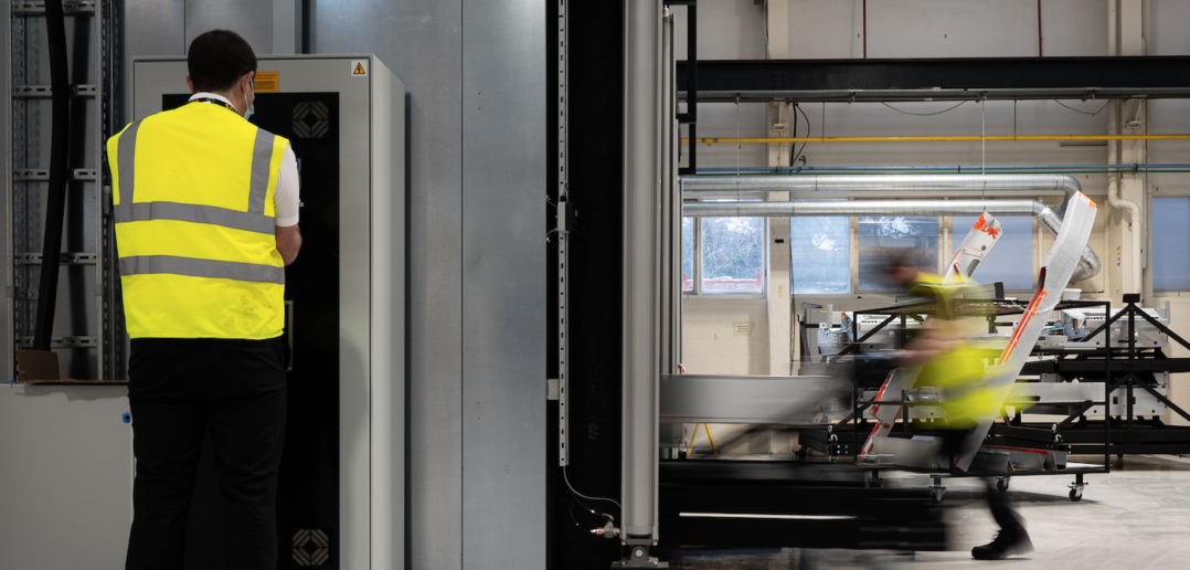 Lotus builds first extruded and bonded aluminium chassis at Hurricane ...